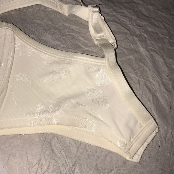 Wacoal | Intimates & Sleepwear | Nwt Wacoal 853 Makeover Seamless ...